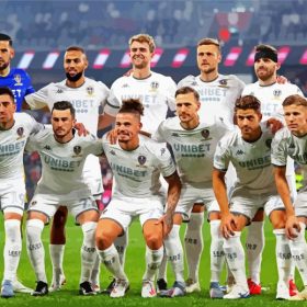 Leeds United Football Club - Paint By Number - Num Paint Kit